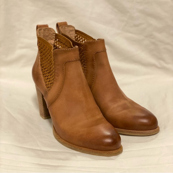 UGG | Shoes | Ugg Ankle Mesh Side Leather Brown Heal Booties | Poshmark